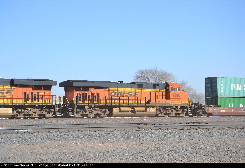 BNSF 6987